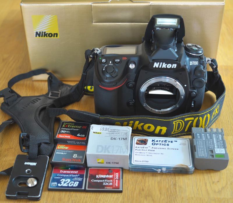 Продава: Nikon D700 + KatzEye Split Prism Focusing Screen + DK-17M ...