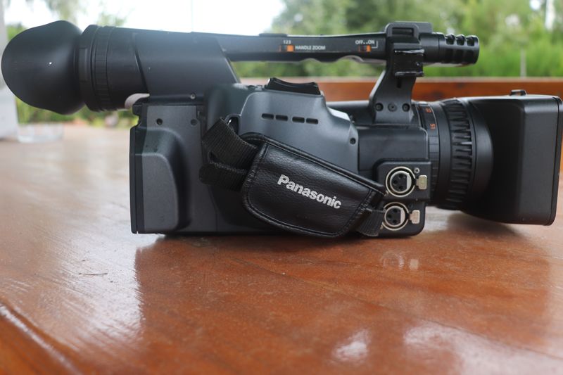 Продава: Panasonic AG-HMC151E - БАЗАР - PHOTO FORUM