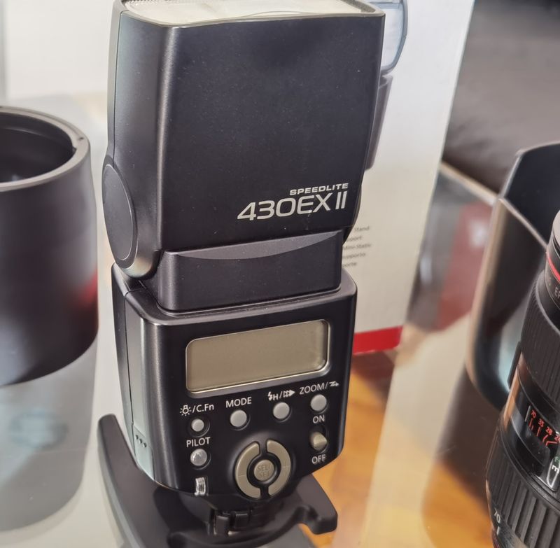 Продава: Продавам обективи за canon и фотоапарат sony rx3 - БАЗАР ...