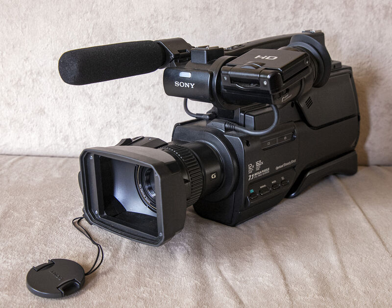 Продава: Продавам Sony HXR-MC1500P с репортажно видеоосветление - БАЗАР ...