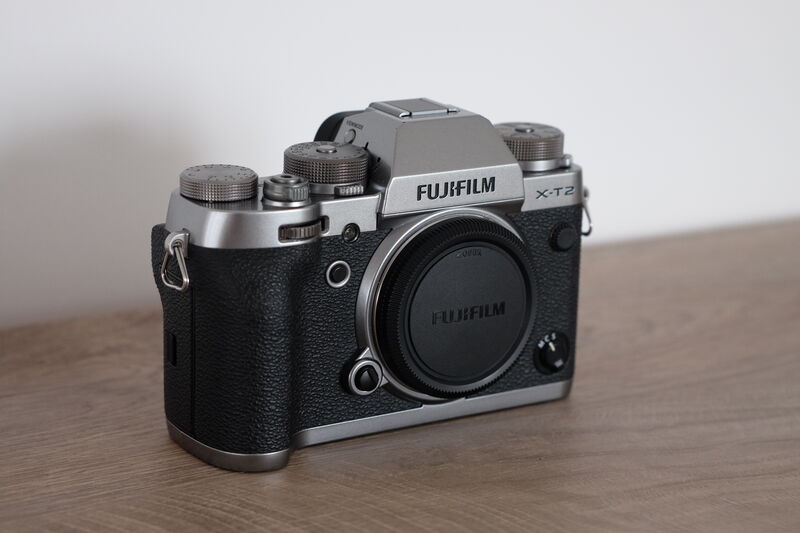 Продава: Fujifilm X-T2 Graphite Silver Edition + XF 16mm f/1.4 R WR ...