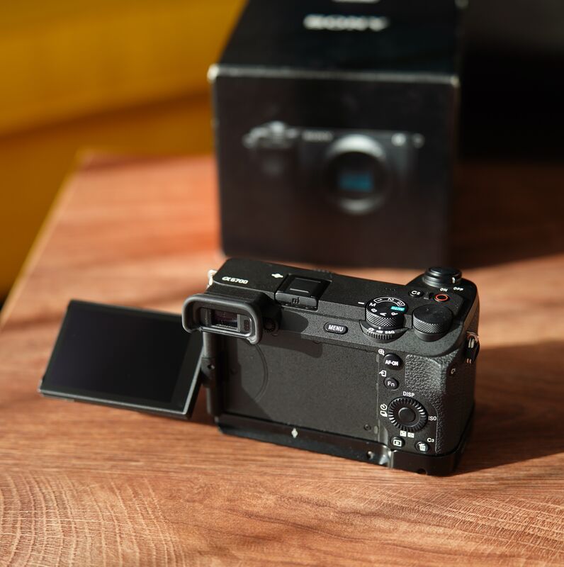 Продава: Sony a6700 + Smallrig base plate - БАЗАР - PHOTO FORUM